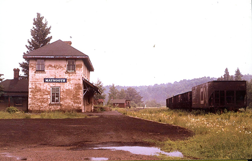 Railway stations in Maynooth Ontario